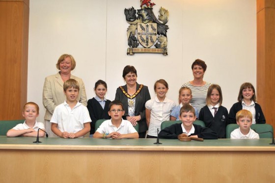 Welsh Icons News | Hawarden Village Church School Visit County Hall, Mold